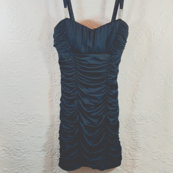 Pompous Girly | Dresses | Pompous Girly Black Russe Evening Party Dress ...